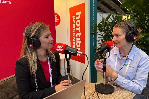 How does LED spectrum affect plant growth in greenhouses and VF ...